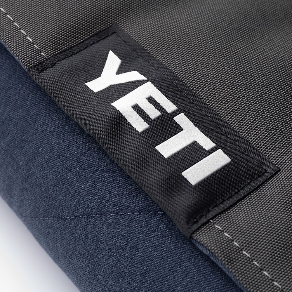 Land Rover | Defender x YETI | Picnic Blanket | Defender Collection