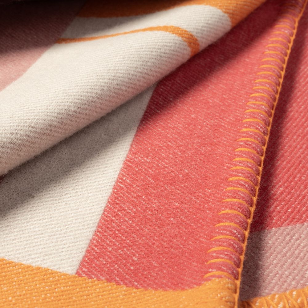 Land Rover | Cream Tea Blanket | The London Collection by Range Rover